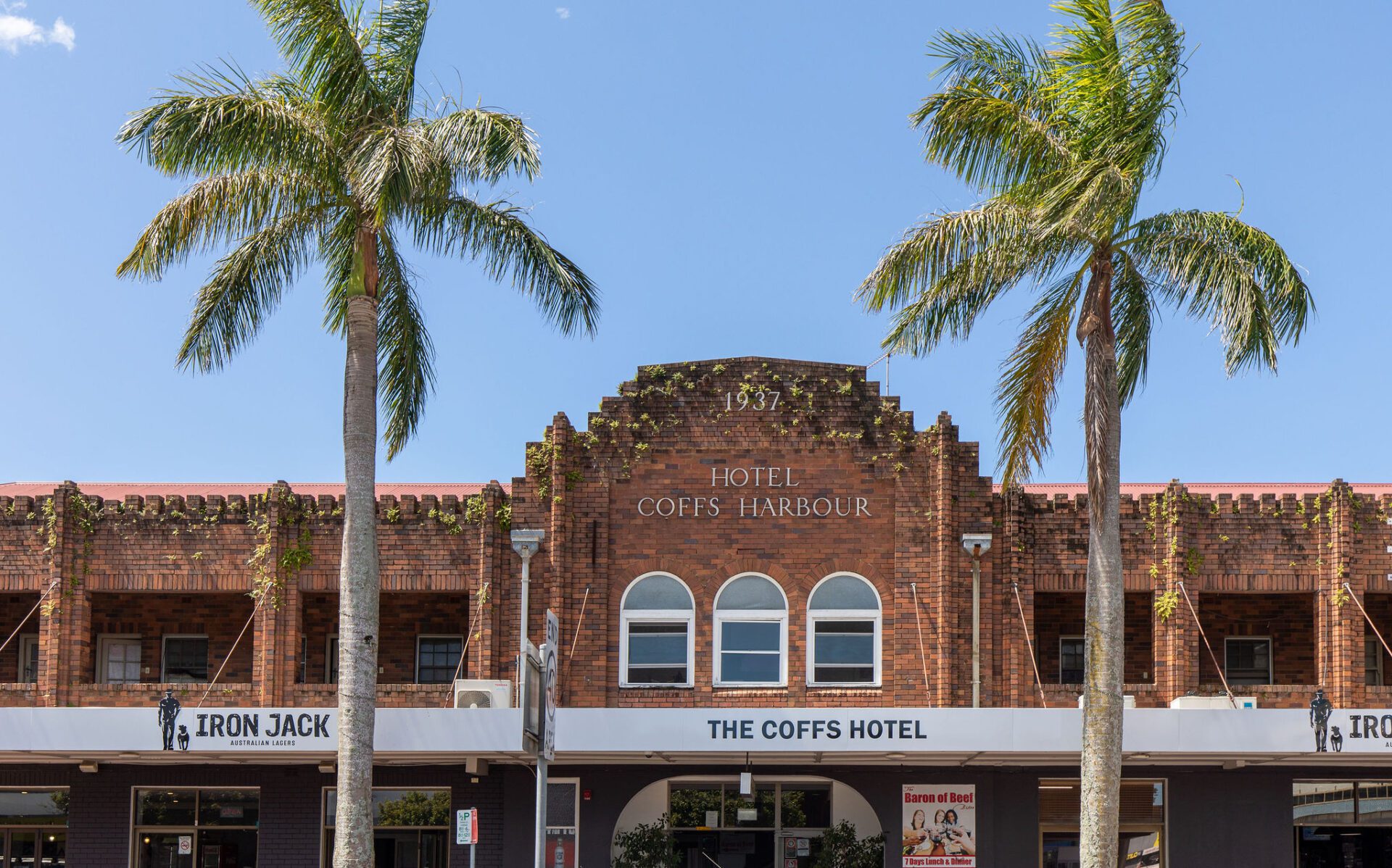 Accommodation - The Coffs Hotel
